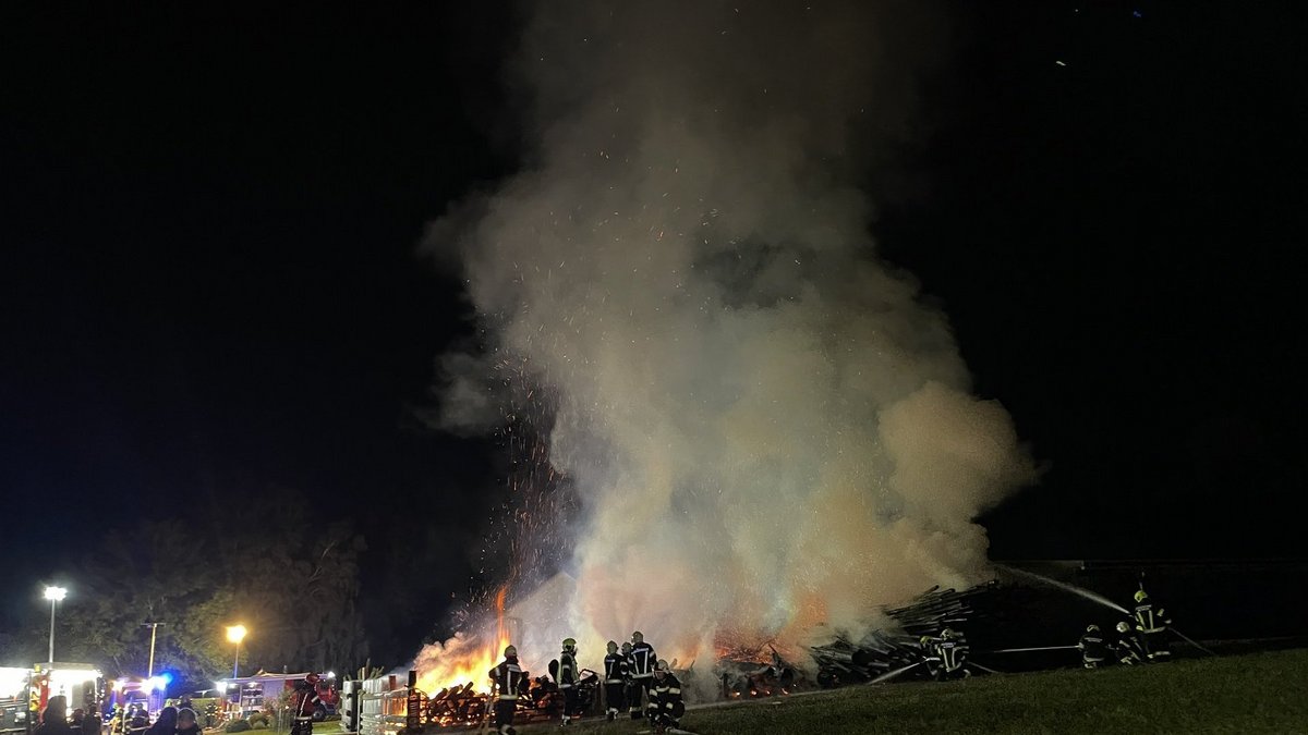Brand Holzstapel, Gallenberg - FF Moosham